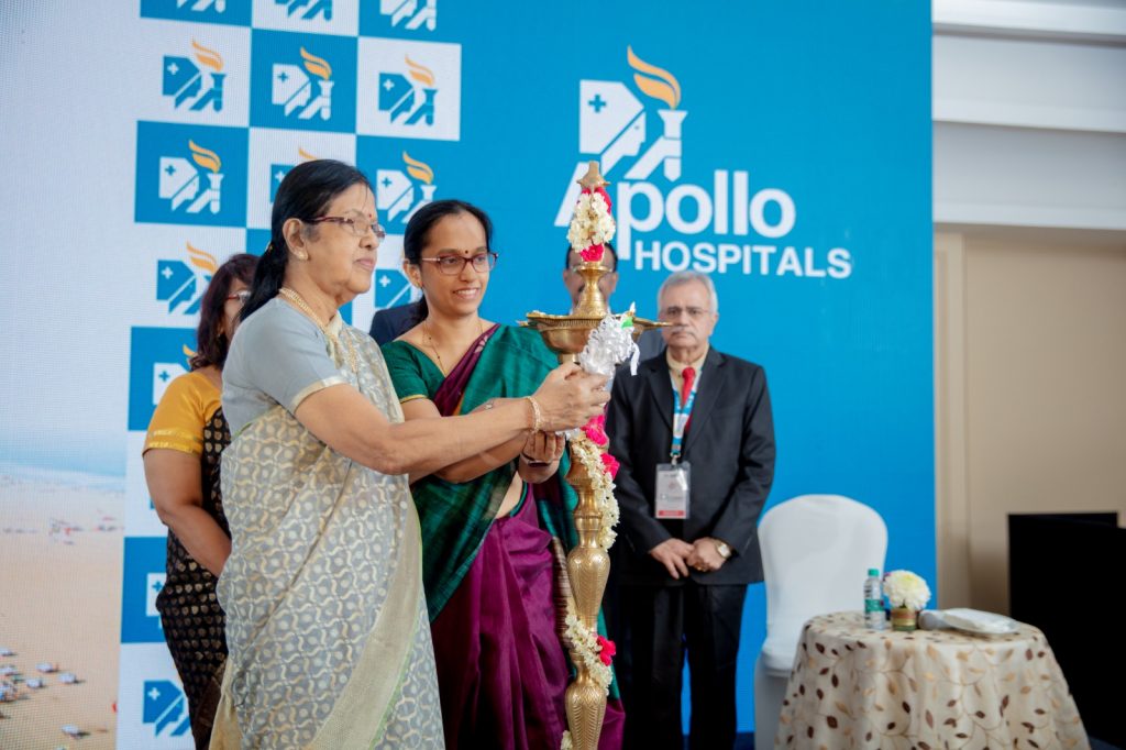 Izibhedlele zaseApollo, eChennai ziququzelele iNgqungquthela ye-Apollo ...